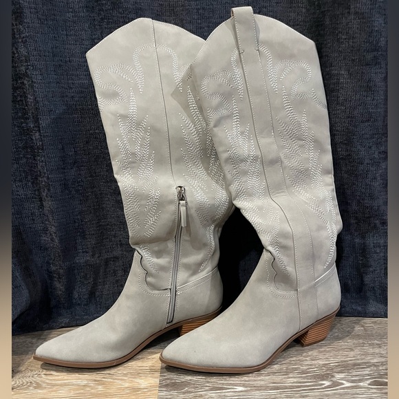 Zby | Shoes | Zby Knee High Boots New | Poshmark